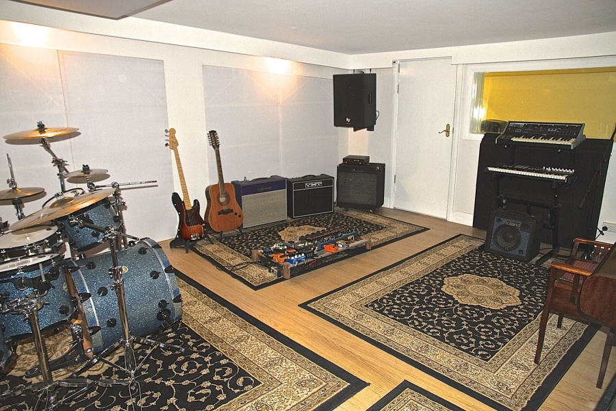Black Wall Studios - Hornsby | Creative Spaces